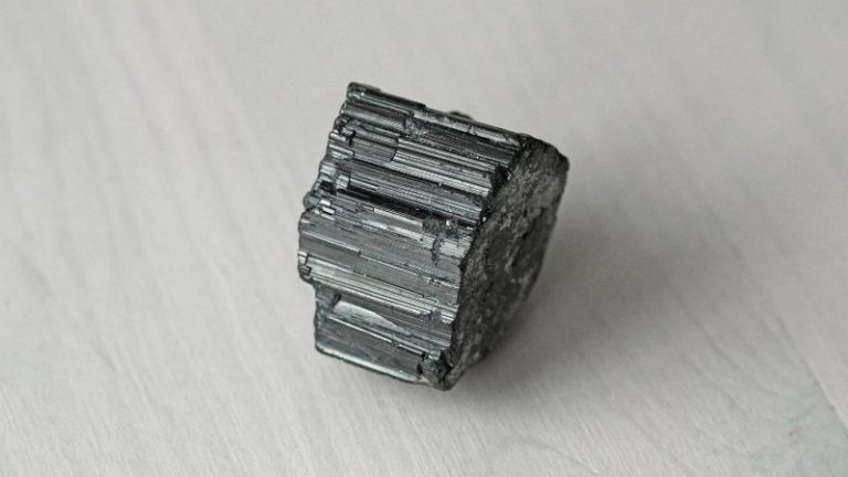 9 Best Grounding Crystals for Stability and Balance | Crystals Alchemy