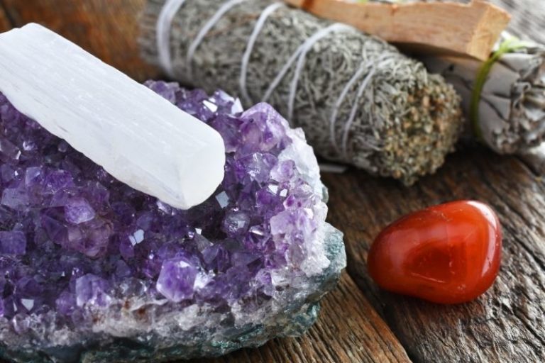 How to Cleanse Crystals: 10 Essential Methods for Energy Renewal