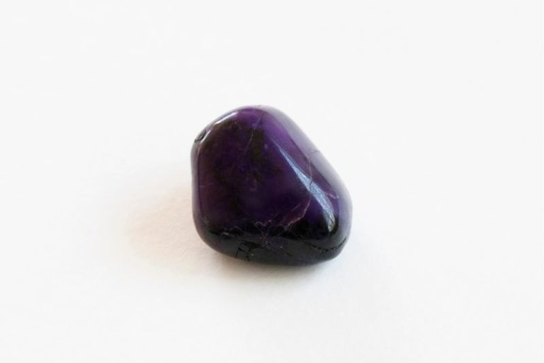 Crown Chakra Stones: 10 Powerful Crystals for Spiritual Awakening | Crystals Alchemy