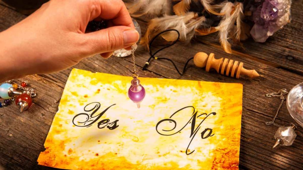 How to Use a Crystal Pendulum for Clarity and Guidance in Your Life in ...